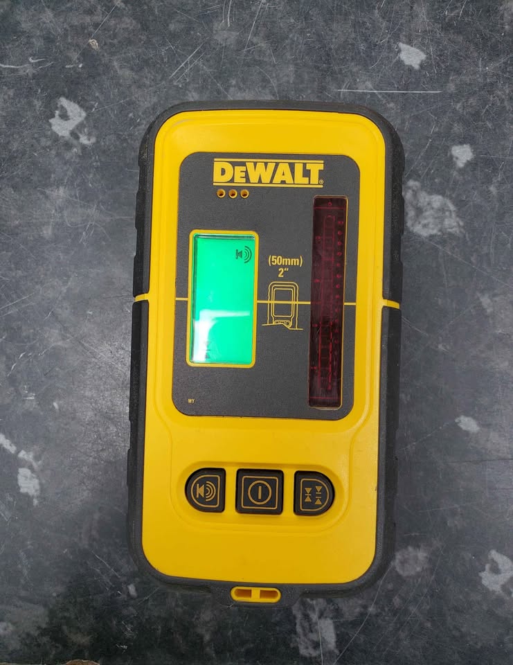 Pre-owned DeWalt Dewalt (DE0892) Green Laser Detector (Boxed) - Own4Less